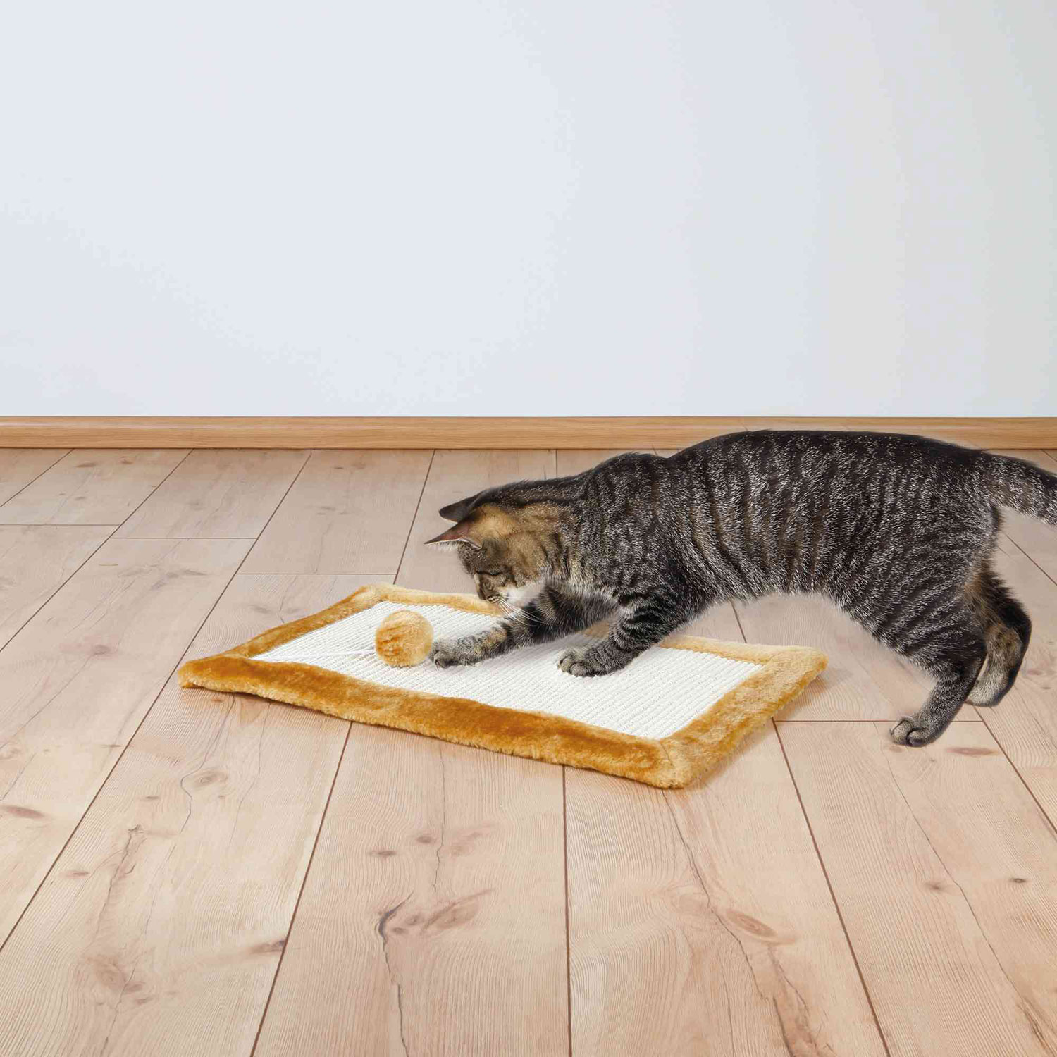 Scratching mat with plush border, 55 × 35 cm, grey/light grey - TRIXIE